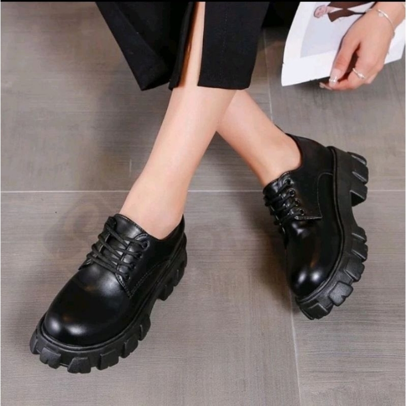 Jual Sepatu Docmart Sneakers Boots Fashion Wanita Premium | Shopee ...