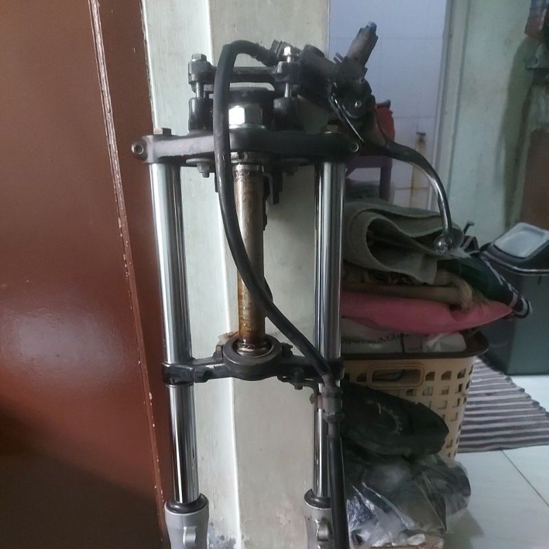 Jual Shock depan new megapro monosok karbu/mp mono set pengereman ...
