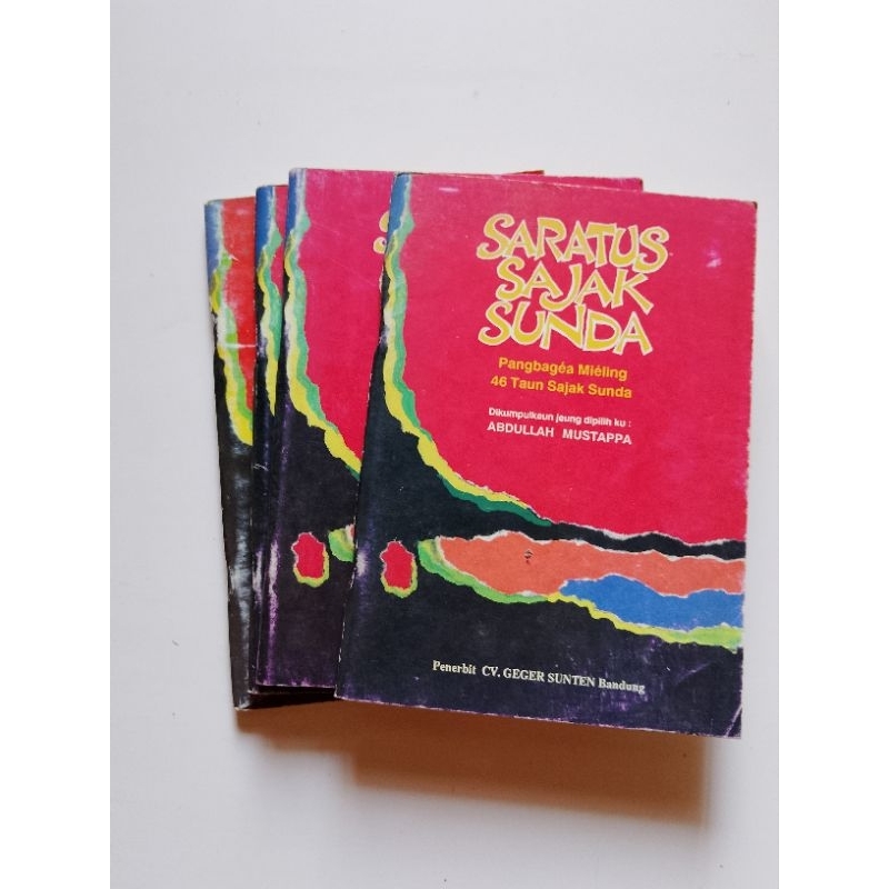 Jual BUKU SARATUS SAJAK SUNDA/PANGBAGEA MIELING 45 TAUN SAJAK SUNDA | Shopee Indonesia