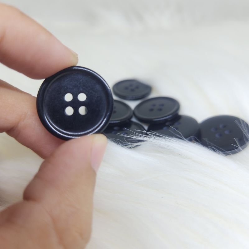 Jual kancing hitam / kancing jas lebar uk 2 cm dijual per lusin ...