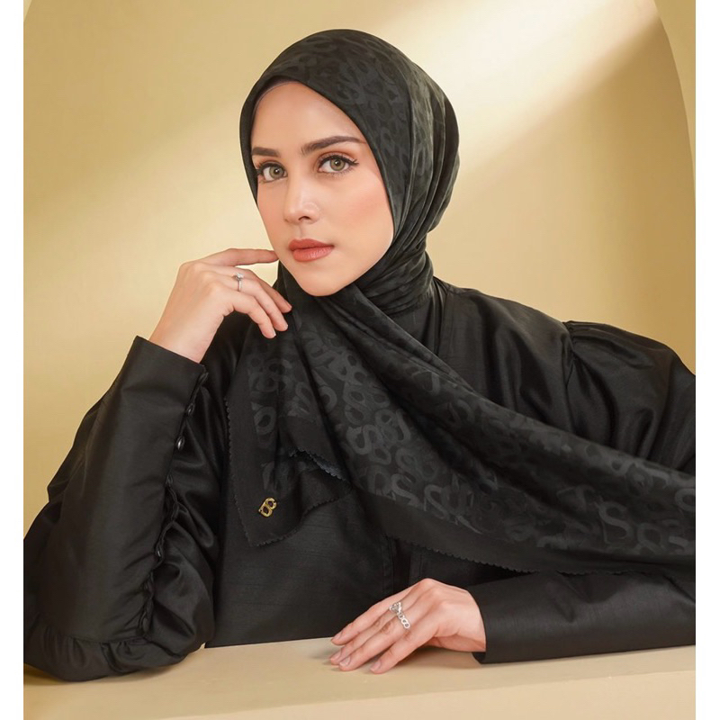 Jual Buttonscarves Beauty - SAMLA Series Black | Shopee Indonesia