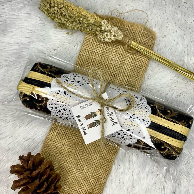 Jual Souvenir Pernikahan Tempat Pensil Batik Khas Jogja 19 x 7 cm (1kg muat 50pcs) | Shopee ...