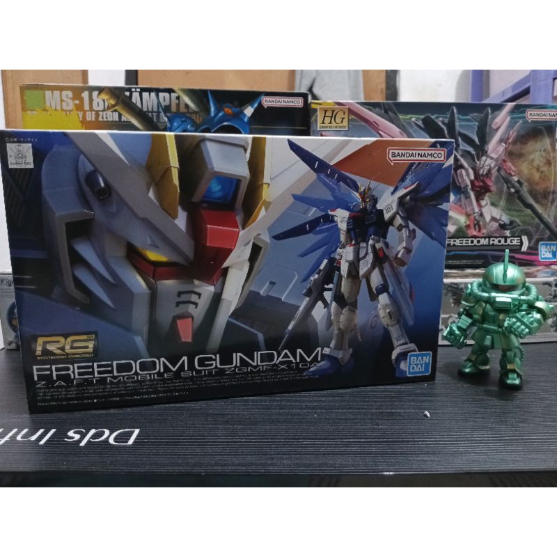 Jual RG Freedom Gundam 1/144 Bandai | Shopee Indonesia