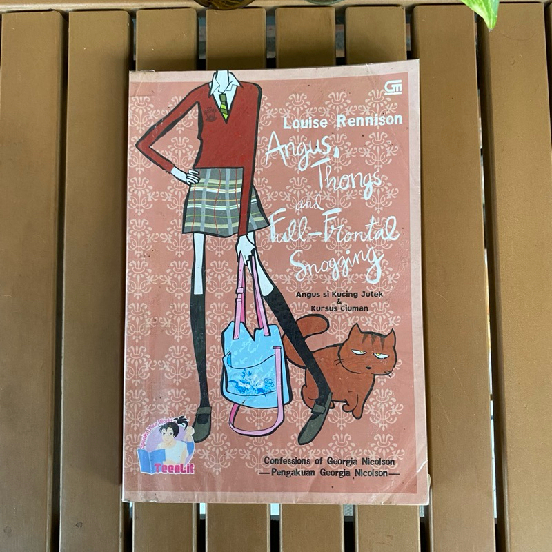 Jual Novel Angus, Thongs, and Full-Frontal Snogging - Louise Rennison ...