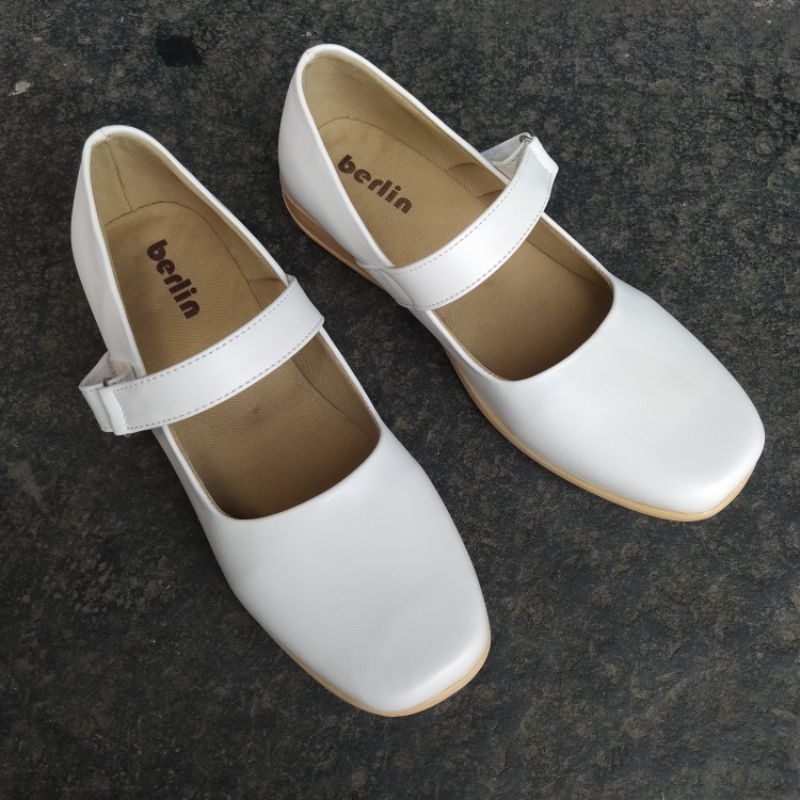 Jual sepatu wanita Perawat Akper warna putih | Shopee Indonesia
