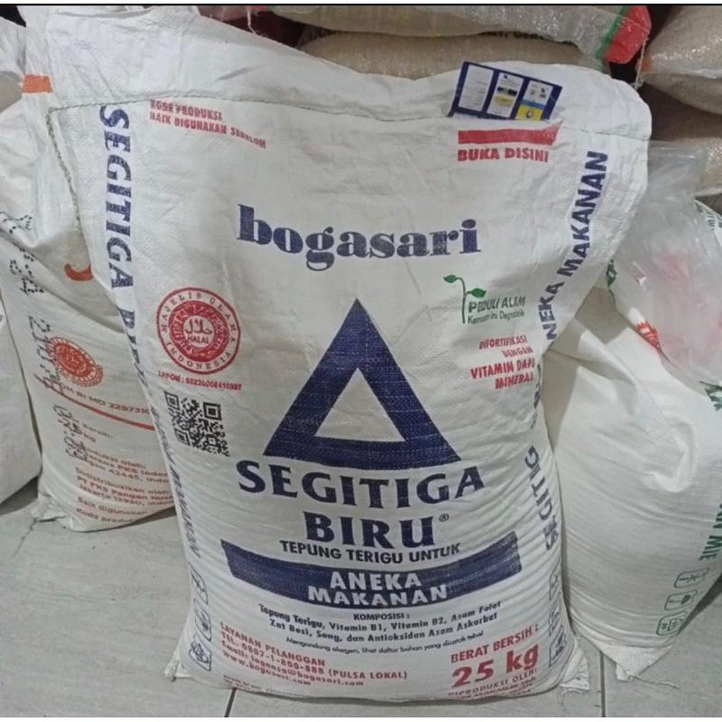 Jual tepung terigu segitiga biru kiloan 1 kg / repack 1 kg | Shopee ...