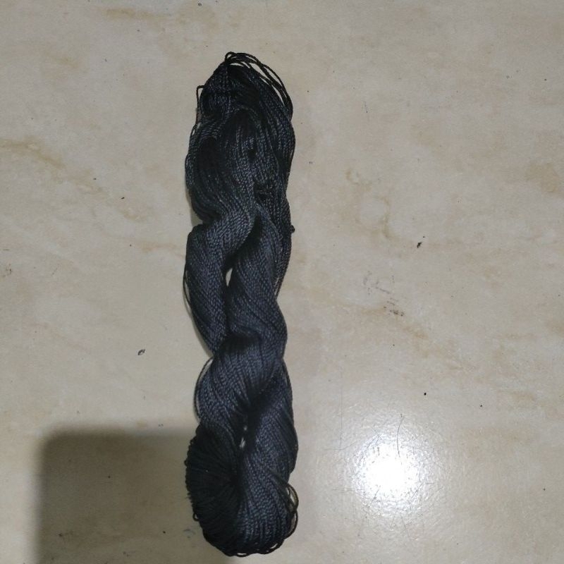 Jual benang nilon hitam 1 ikat benang jaring burung jaring padi ...