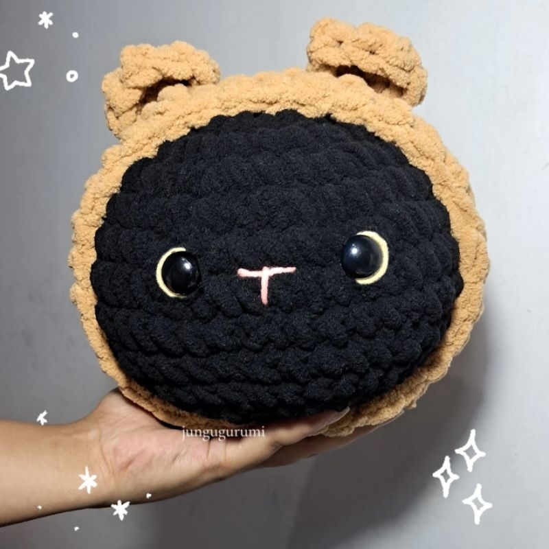 Jual cat with bear costume doll crochet | boneka kucing berkostum ...