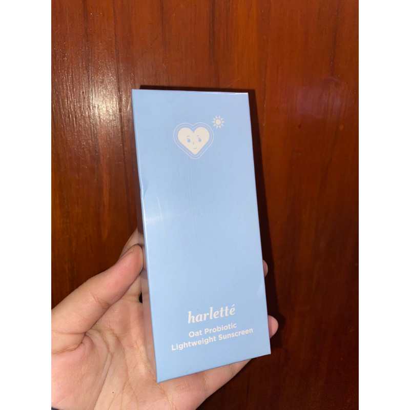 Jual Harlette Oat Probiotic Lightweight Sunscreen SPF 50 PA ...