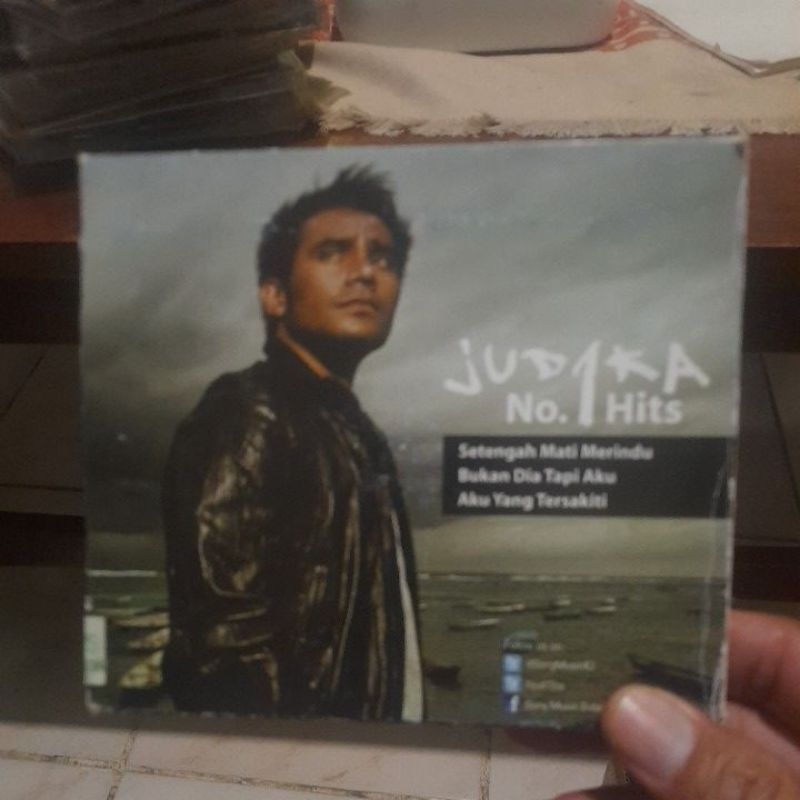 Jual cd musik original judika no 1 hits (CD023) | Shopee Indonesia