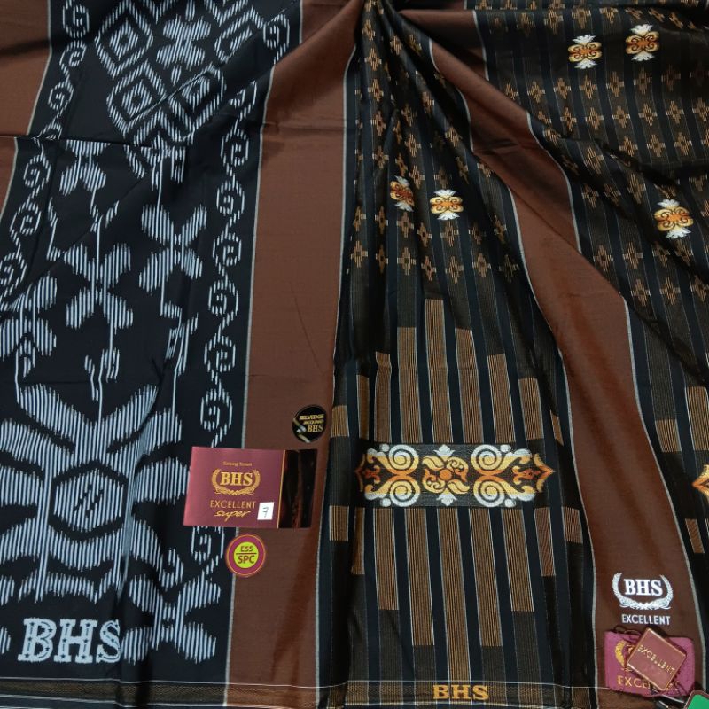 Jual SARUNG BHS EXCELLENT SUPER GRADE GOLD E55 SPC 7 SONGKET COKLAT HITAM | Shopee Indonesia
