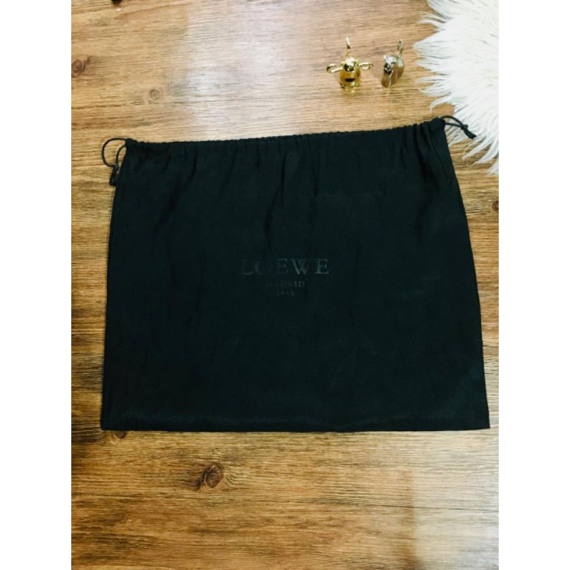 Jual LOEWE dustbag authentic 50x40 cm | Shopee Indonesia