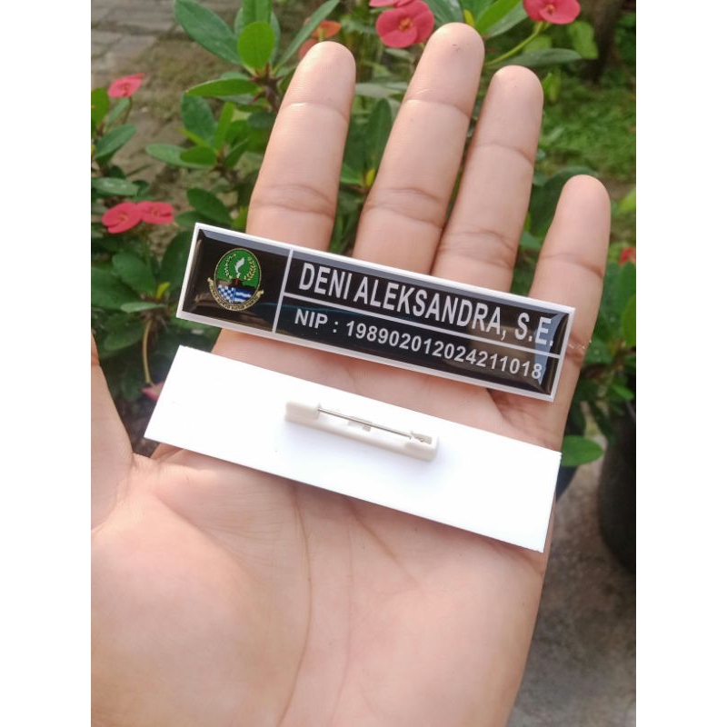 Jual Nama Dada / Name tag Akrilik Peniti | Shopee Indonesia