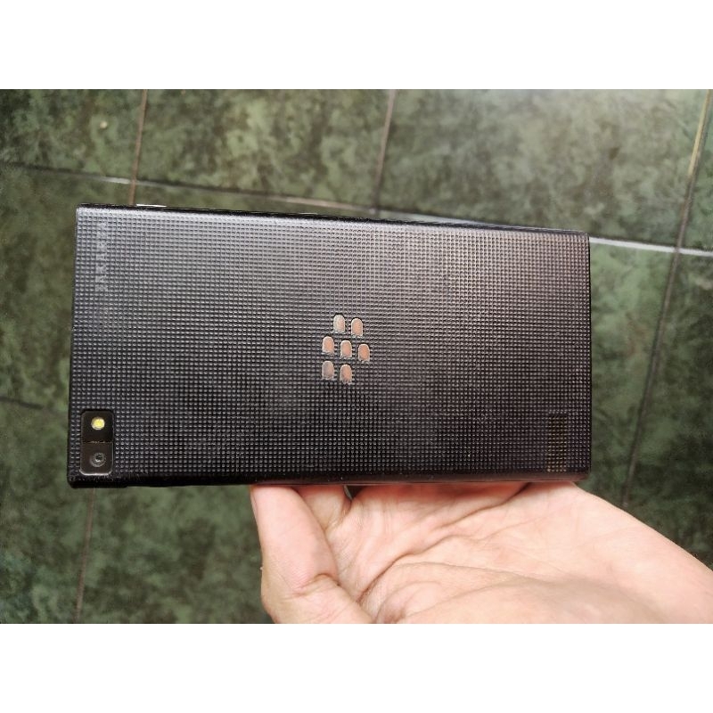 Jual Blackberry Z3 Jakarta Limited Edition | Shopee Indonesia