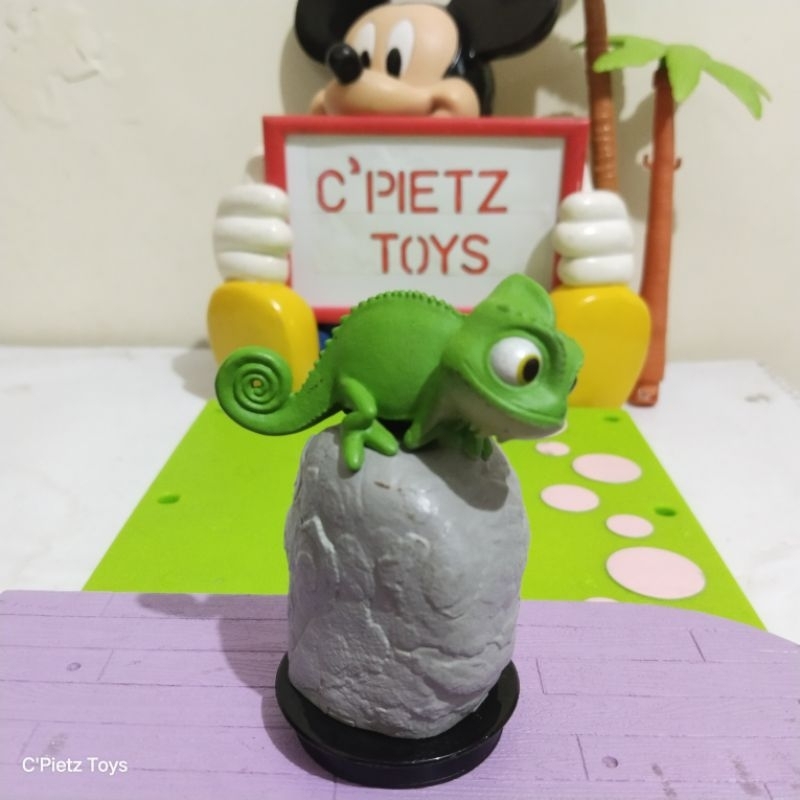 Jual Figure Disney Pascal Chameleon - Tangled / Princess Rapunzel ...