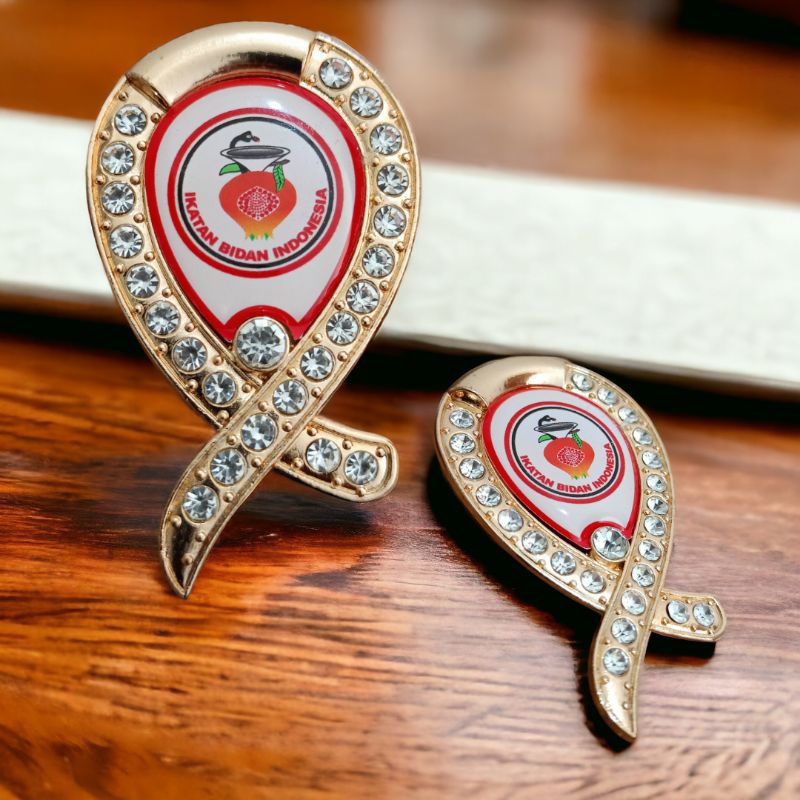 Jual pin hijab Ikatan Bidan Indonesia warna gold- bros hijab IBI gold ...