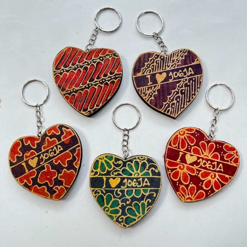 Jual Gantungan kunci batik lukis khas jogja bentuk hati love 1 Kodi (isi 20 pcs) Souvenir oleh ...