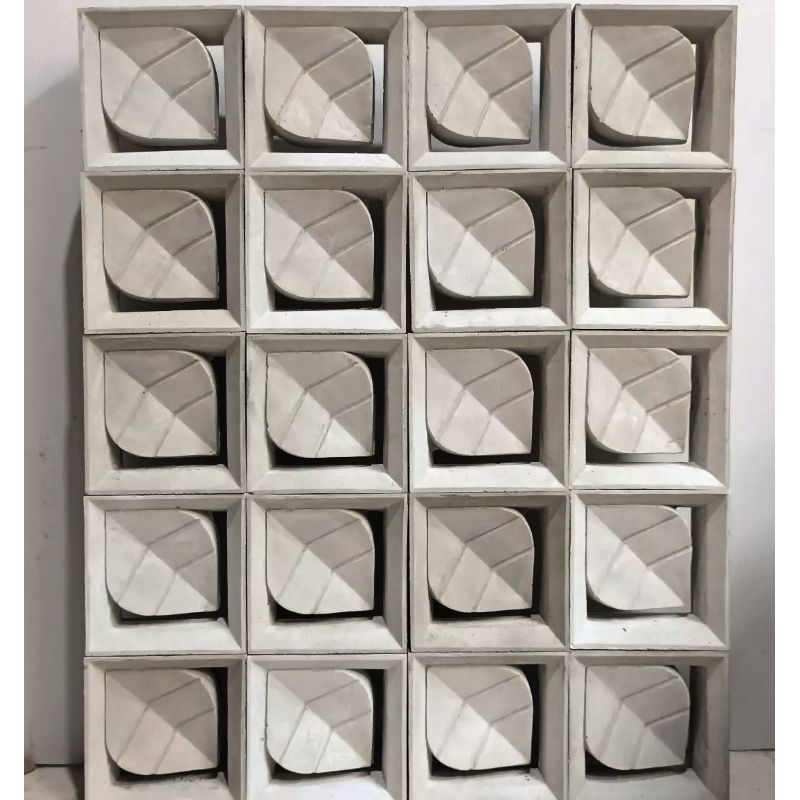 Jual Roster Beton Minimalis Terbuat Dari Cor Motif Daun Ukuran 20x20 cm ...