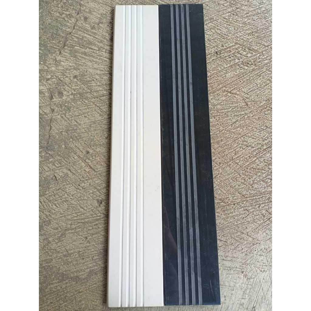 Jual Stepnosing Granit/ Lis tangga / Anti slip tangga ukuran 10x60 cm ...