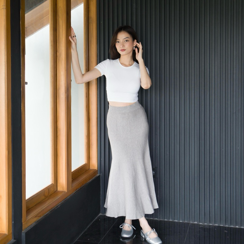 Jual Flare Knit Skirt | Shopinkae | Mermaid Skirt | Rok Rajut | Shopee ...