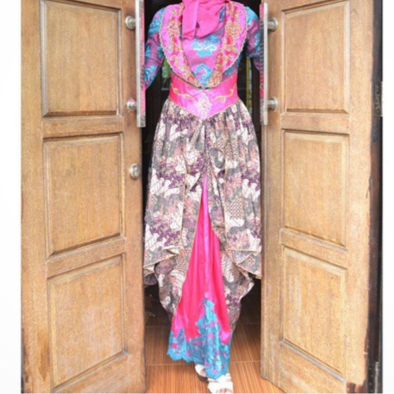 Jual Preloved Design limited edition Dress Kebaya mix Batik bisa untuk ...