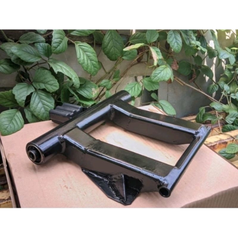 Jual Mounting pangkon pemundur mesin custom model lengkung vario125/150 ...