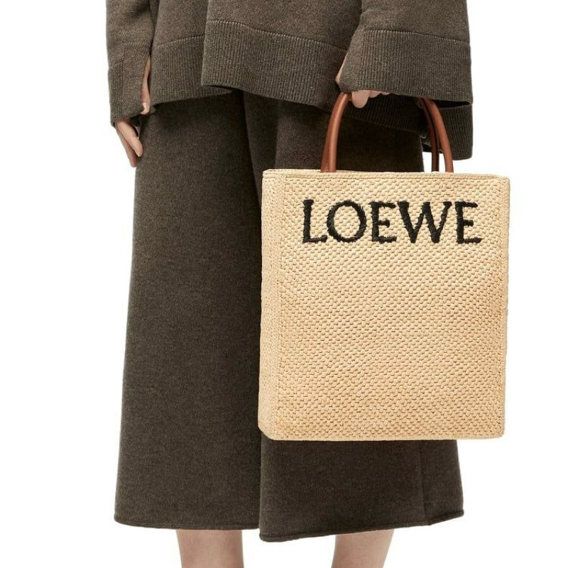 Jual Original Loewe Small A4 Logo Signature Standard Shoulder Bag ...