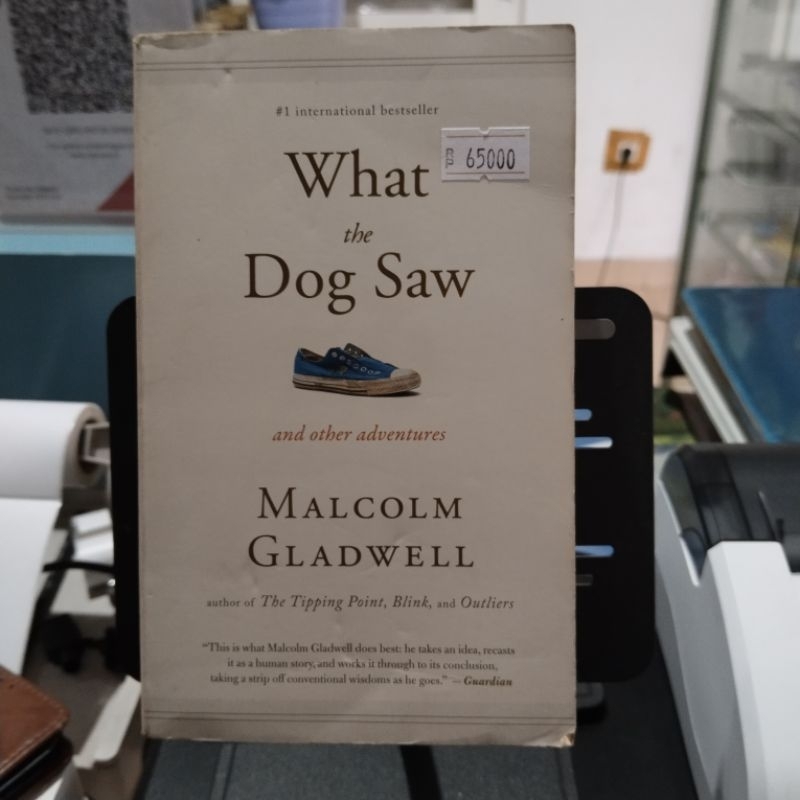 Jual Buku import WHAT THE DOG SAW and Other Adventures by Malcolm ...