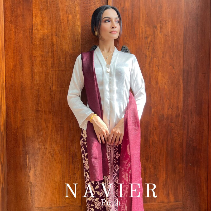 Jual SETELAN KEBAYA BALI SILK NAVIER SPECIAL WARNA PUTIH | SET KEBAYA ...