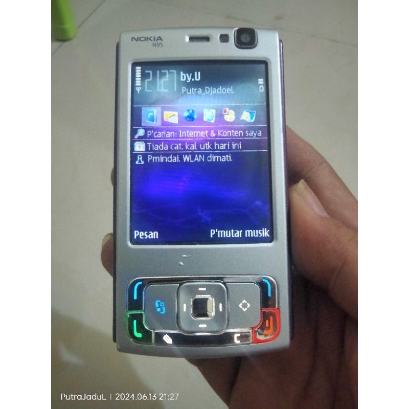 Jual Nokia N95 2 Gb Silver Metalik Slide Normal Original Mulus Jadul ...