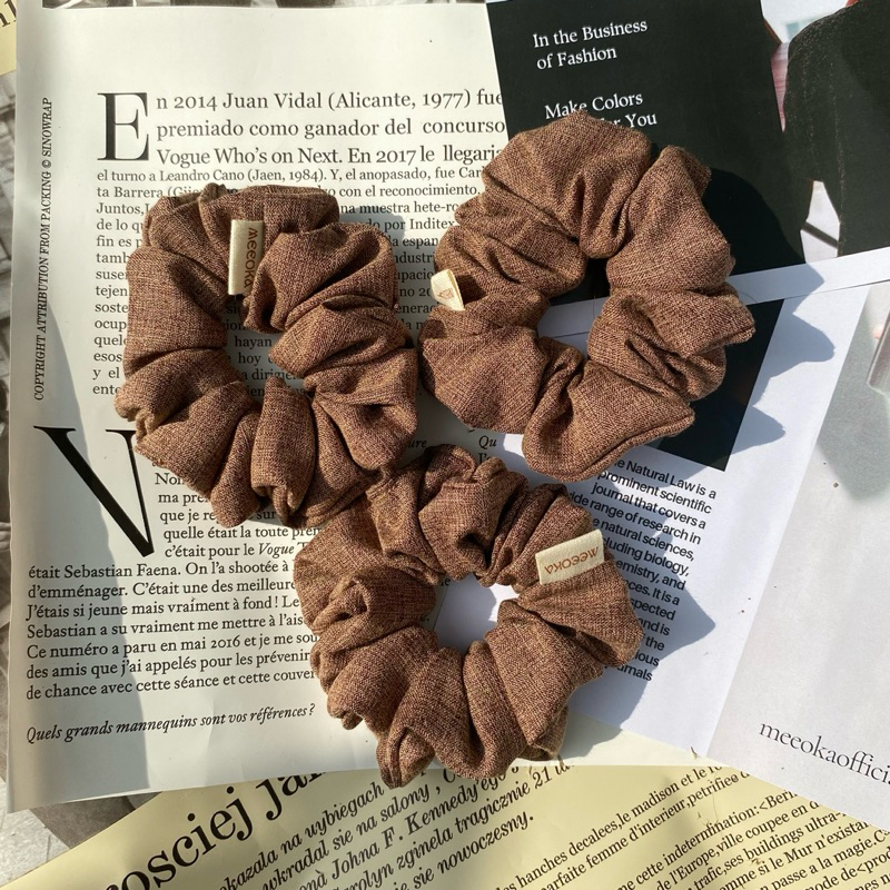 Jual Classy Elegant Series ‘ Choco ‘ meeoka scrunchie | Shopee Indonesia