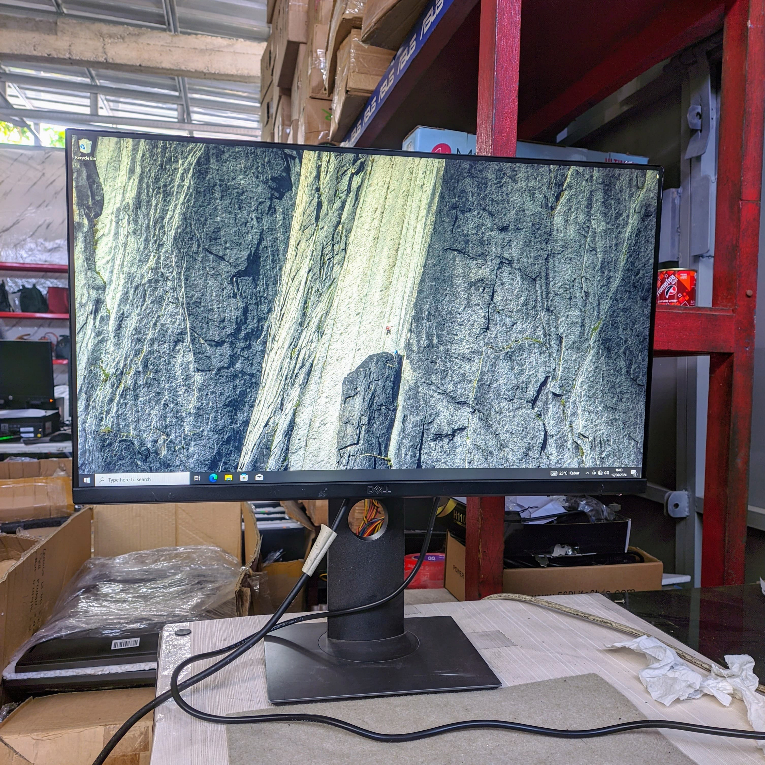 Jual Monitor LED 24 Inch HP Dell Widescreen Portaid / Monitor IPS Bekas ...