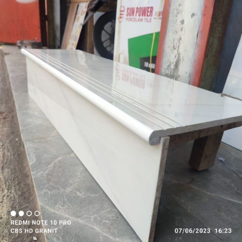 Jual granit tangga double bevel uk 30x80 & 20x80 grigio carara | Shopee ...