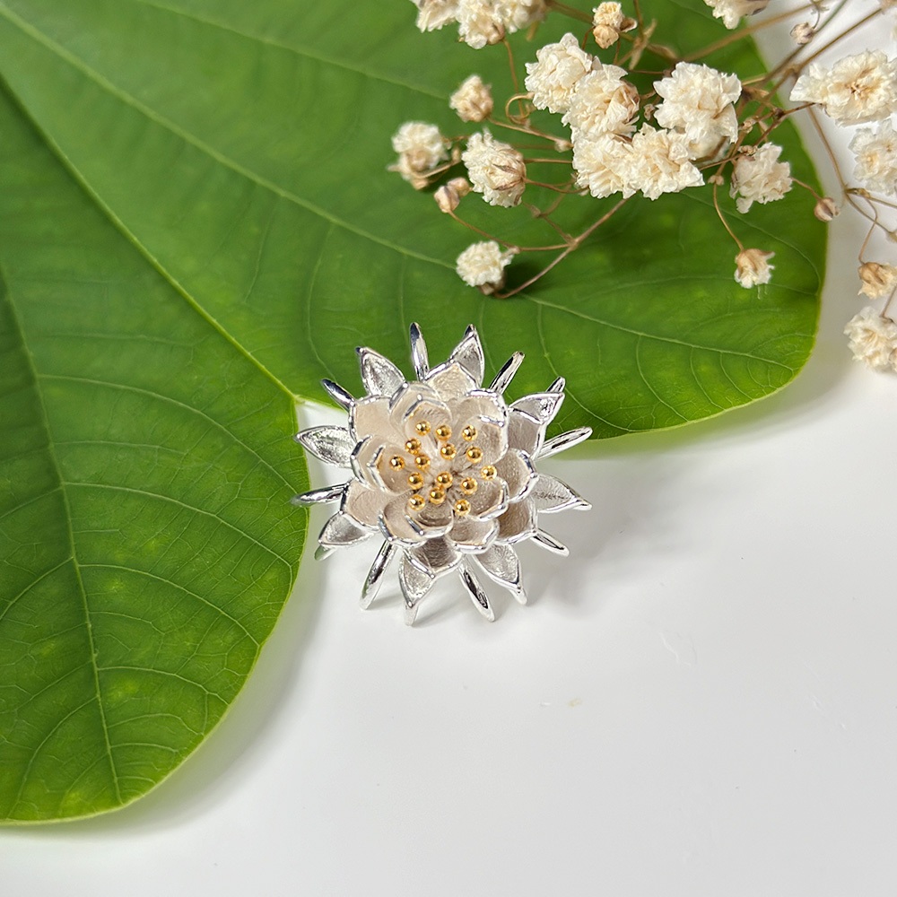 Jual Orion Premium Silver Flower Brooch / Pin by Solandis | Shopee ...