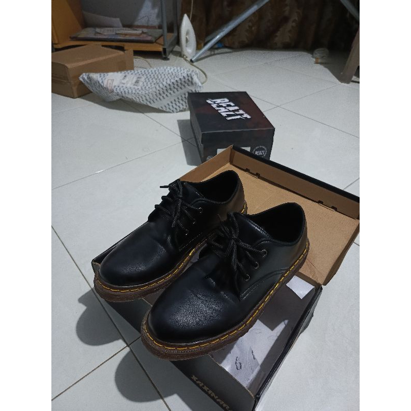 Jual sepatu docmart | Shopee Indonesia