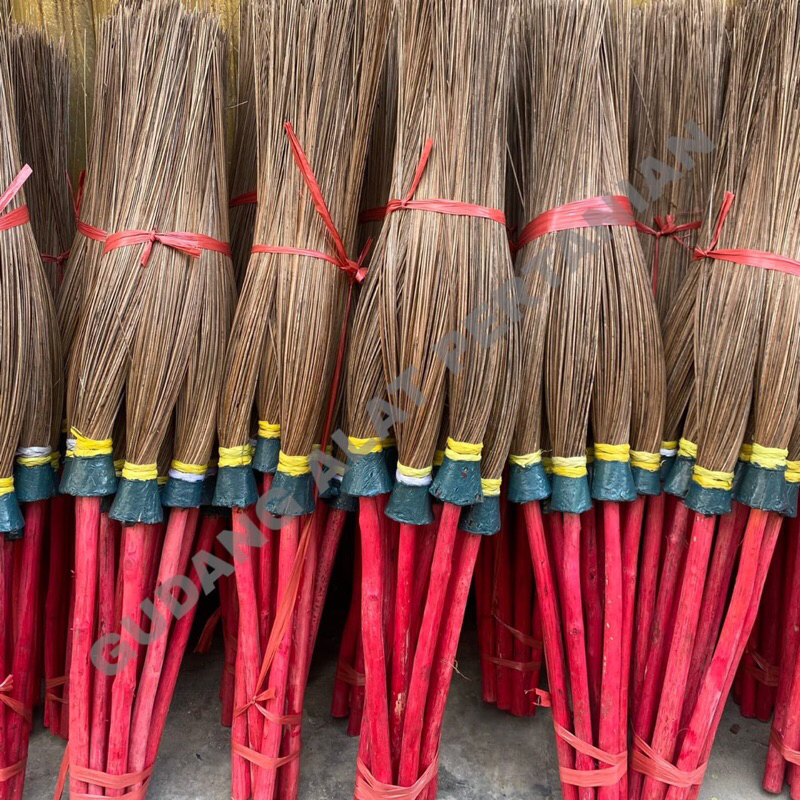Jual SAPU LIDI HALAMAN GAGANG KAYU 1 PCS | Shopee Indonesia