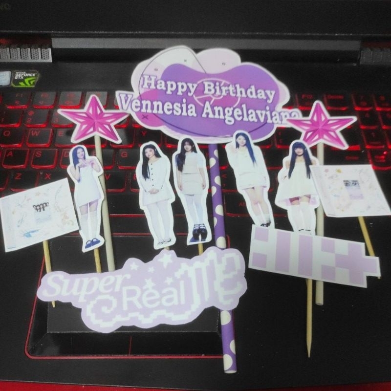 Jual cake topper hiasan kue illit super real me kpop 270624ilit ilit ...