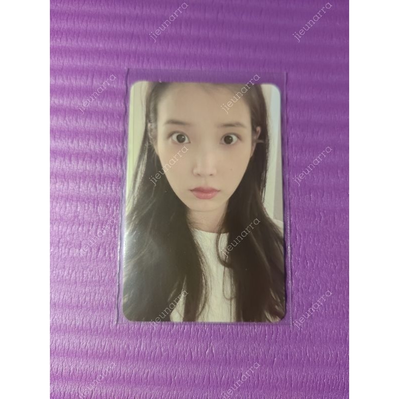 Jual IU Photocard Official - PC Exhibition Moment | Shopee Indonesia