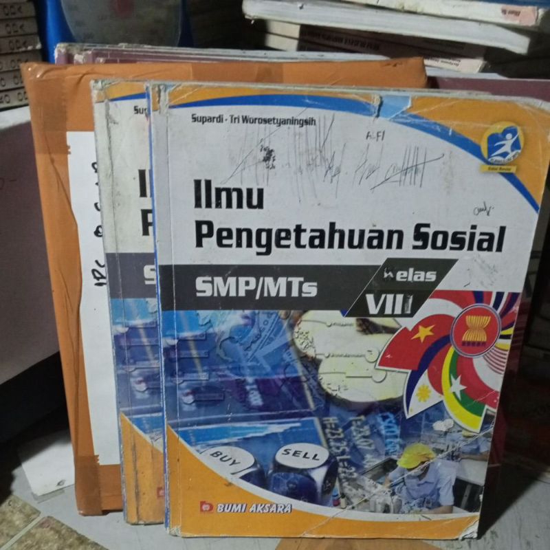 Jual BUKU IPS/ILMU PENGETAHUAN SOSIAL UNTUK SMP KELAS VIII/8/2 REVISI K13 PENERBIT BUMI AKSARA ...