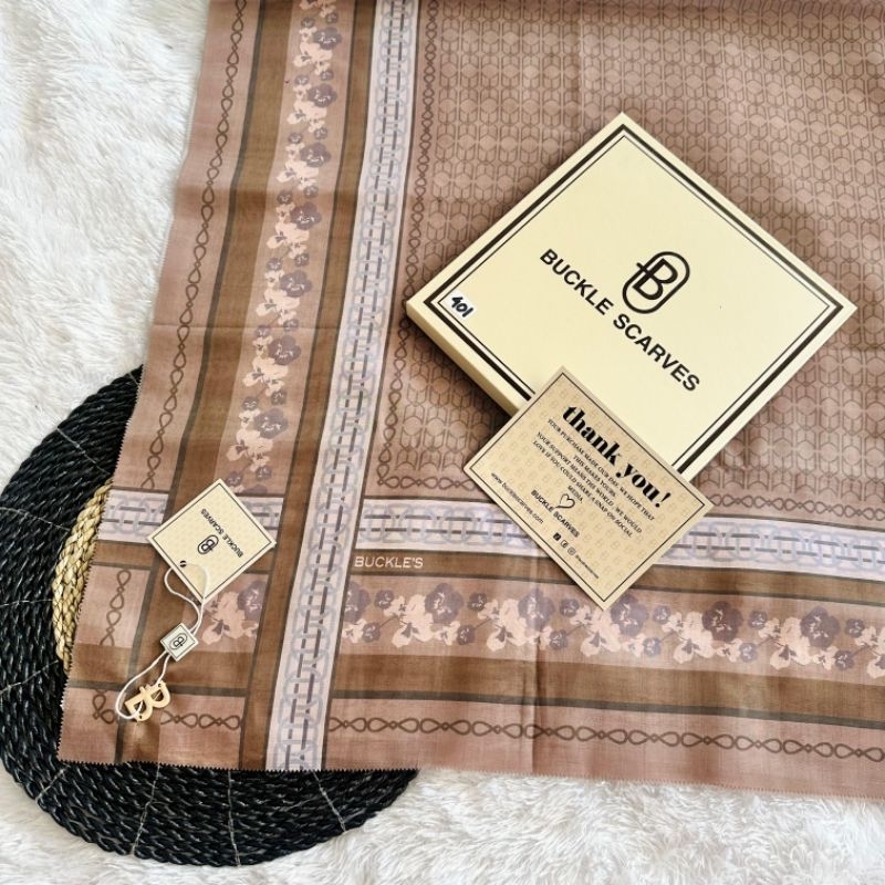Jual NAGIH OOTD HIJAB AZARA BUCKLE SCARVES PREMIUM MOTIF SEGI EMPAT ...