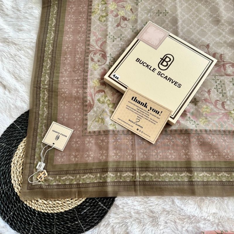 Jual NAGIH OOTD HIJAB AZARA BUCKLE SCARVES PREMIUM MOTIF SEGI EMPAT ...