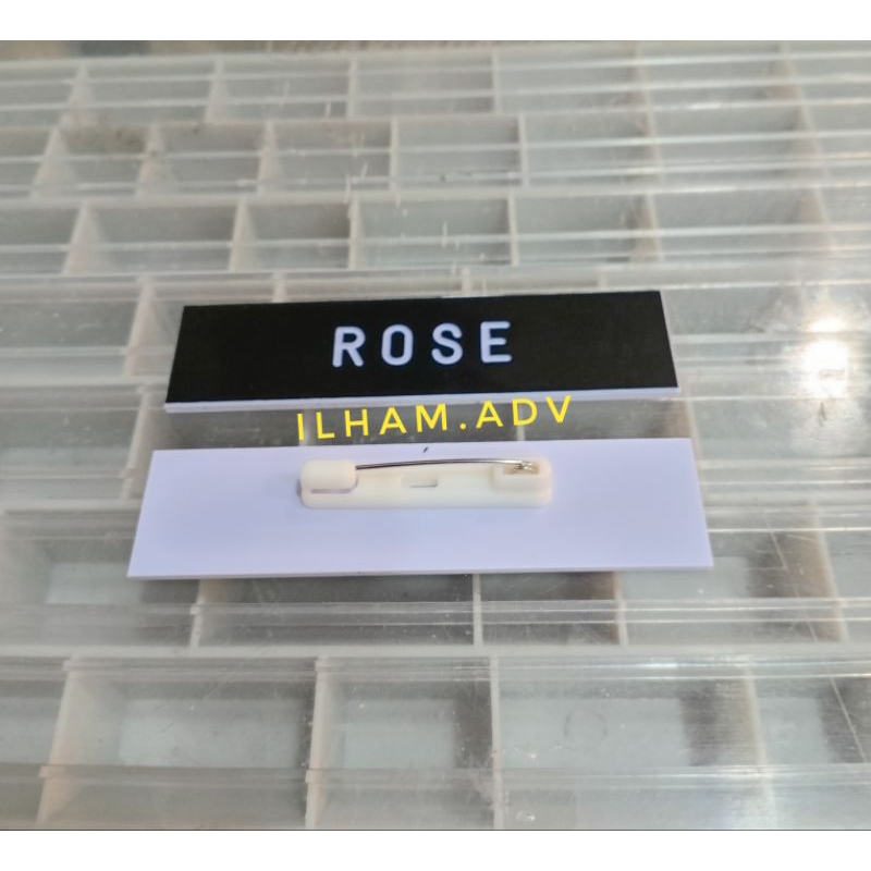Jual name tag dada grafir bahan original ~peniti | Shopee Indonesia