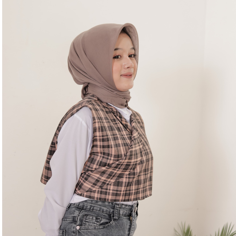 Jual Liana Vest Atasan Wanita Rompi Korean Style / Outfit Korea 2024 ...