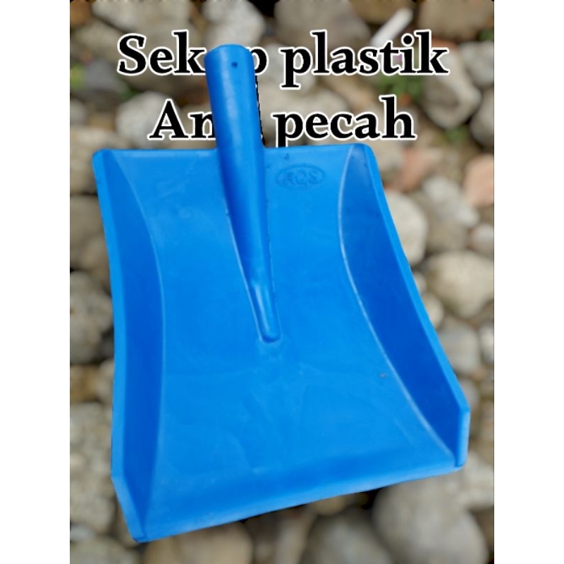 Jual SEKOP PLASTIK SEKOP PASIR ANTI PECAH KOTORAN GAGANG KAYU | Shopee ...