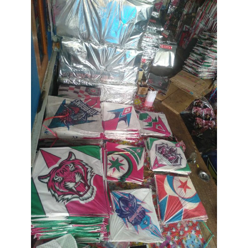 Jual LAYANGAN Kertas Sablon ,, Pulas , Polos , Merah Putih dan layangan ...