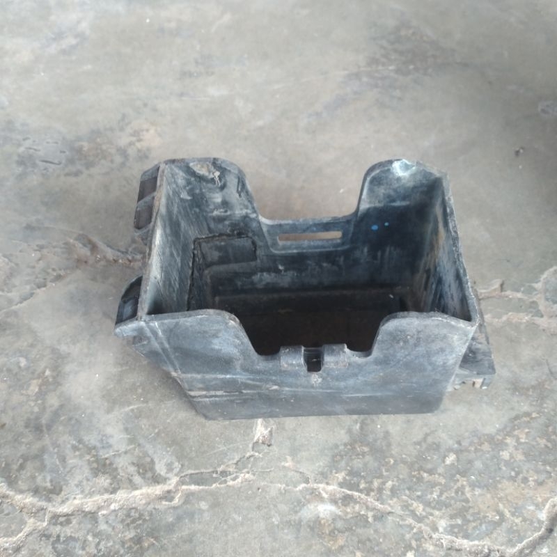 Jual BOX TEMPAT ACCU AKI SHOGUN 125 LAMA OLD SP BEKAS ORIGINAL | Shopee ...