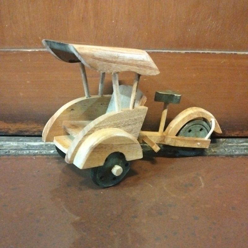 Jual miniatur kayu becak ukuran besar/souvenir jogja | Shopee Indonesia