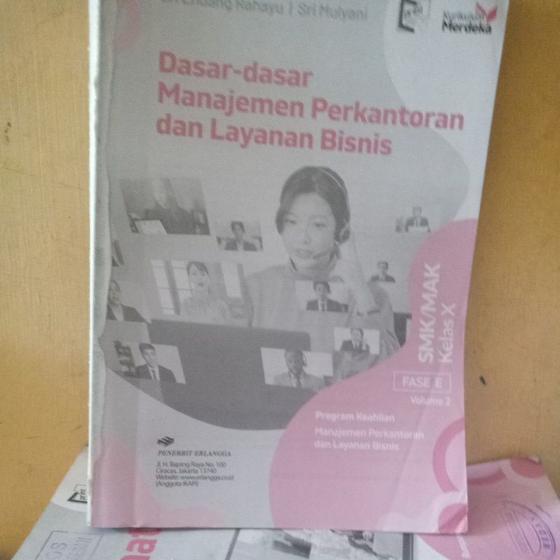 Jual dasar dasar management perkantoran Dan layanan bisnis kelas 10 smk erlangga kurikulum ...