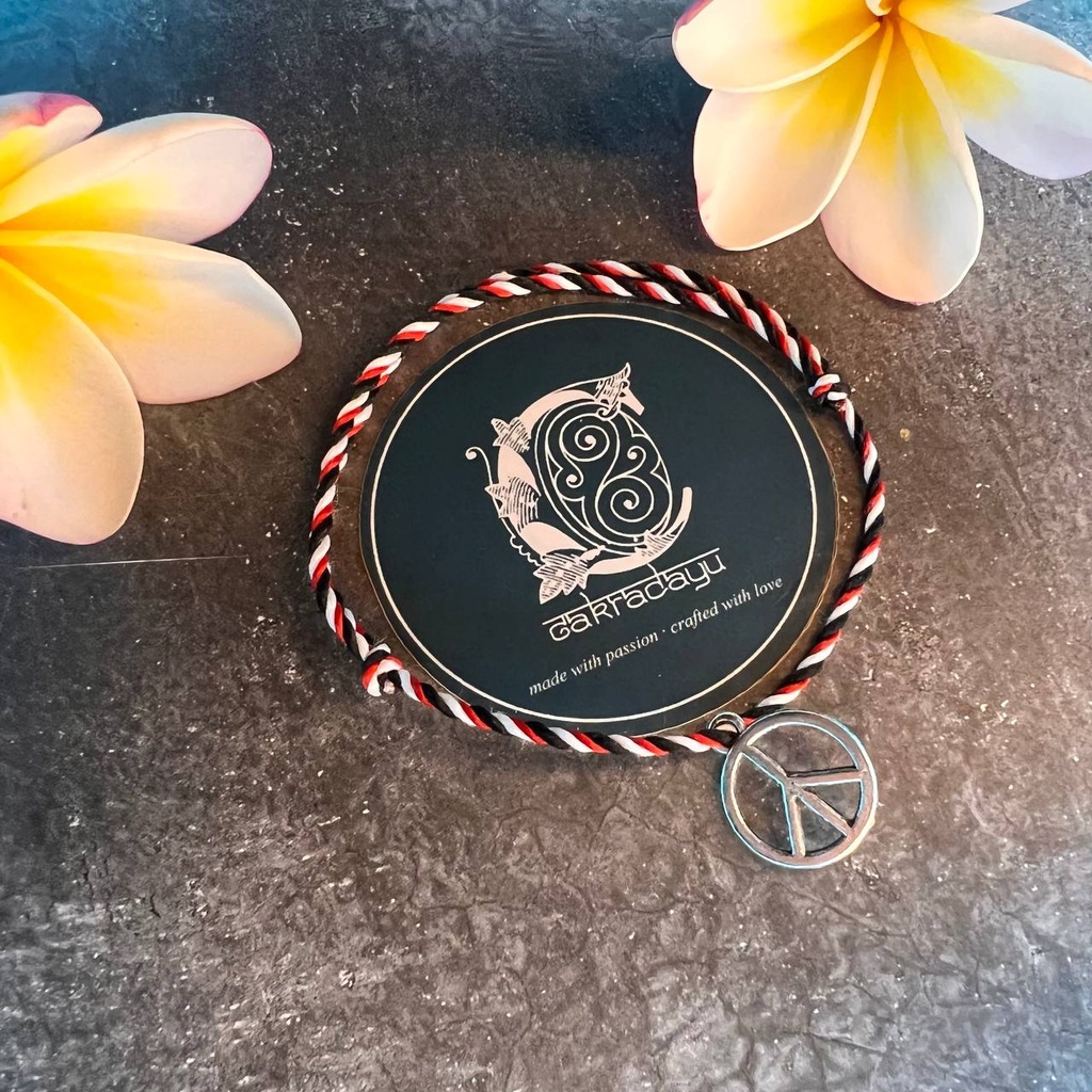 Jual CAKRADAYU Gelang Tridatu Liontin Peace Simbol Perdamaian asli khas ...