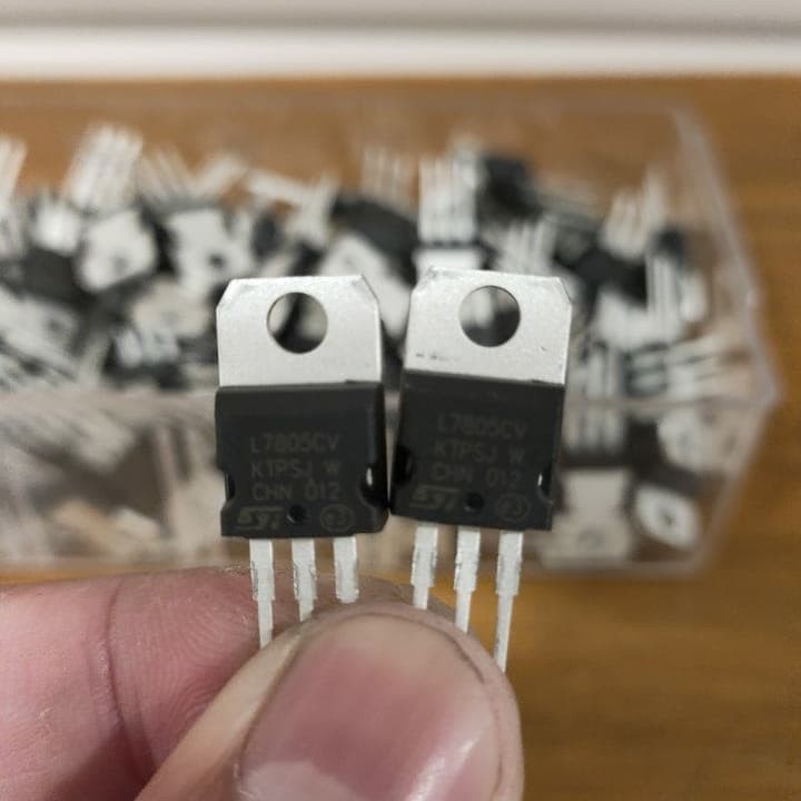 Jual transistor ST 7805 L7805 | Shopee Indonesia